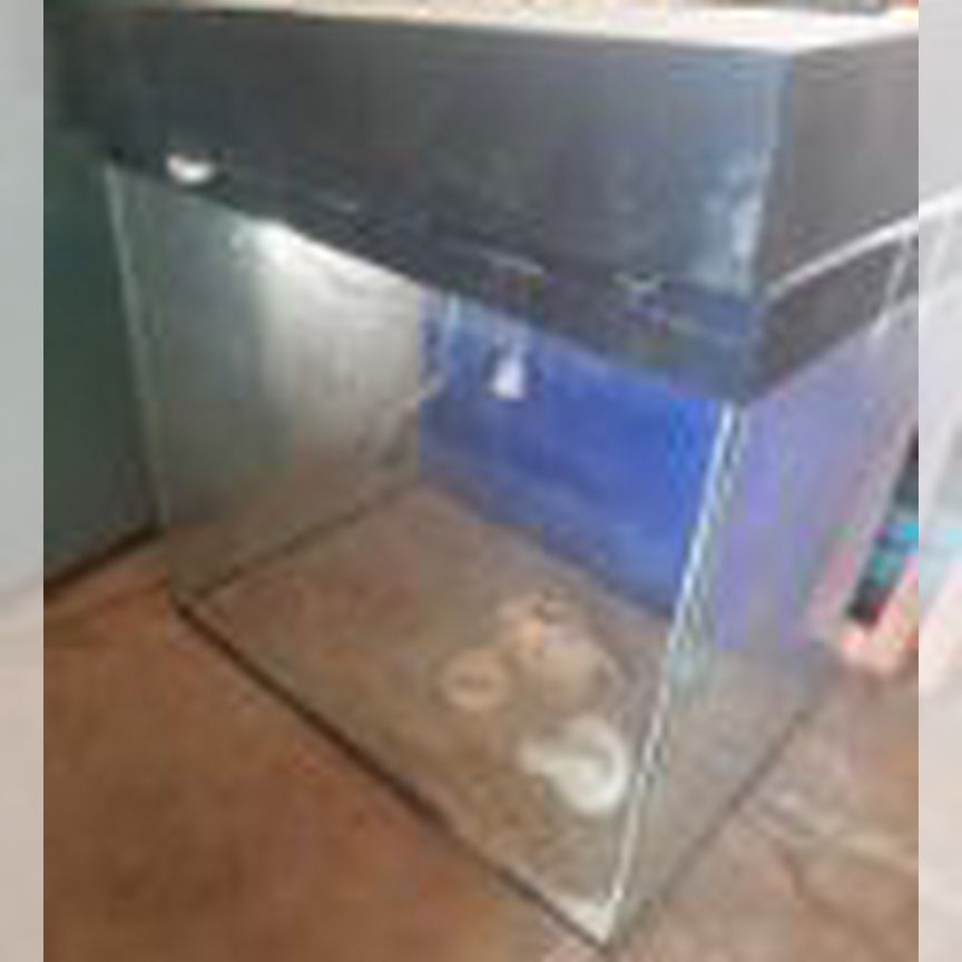 Аквариум с крышкой б.у