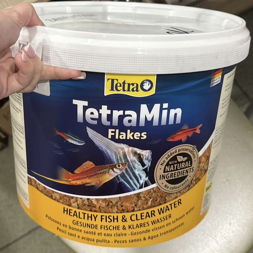Tetramin flakes