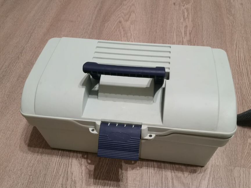 Ящик для хранения конных щёток