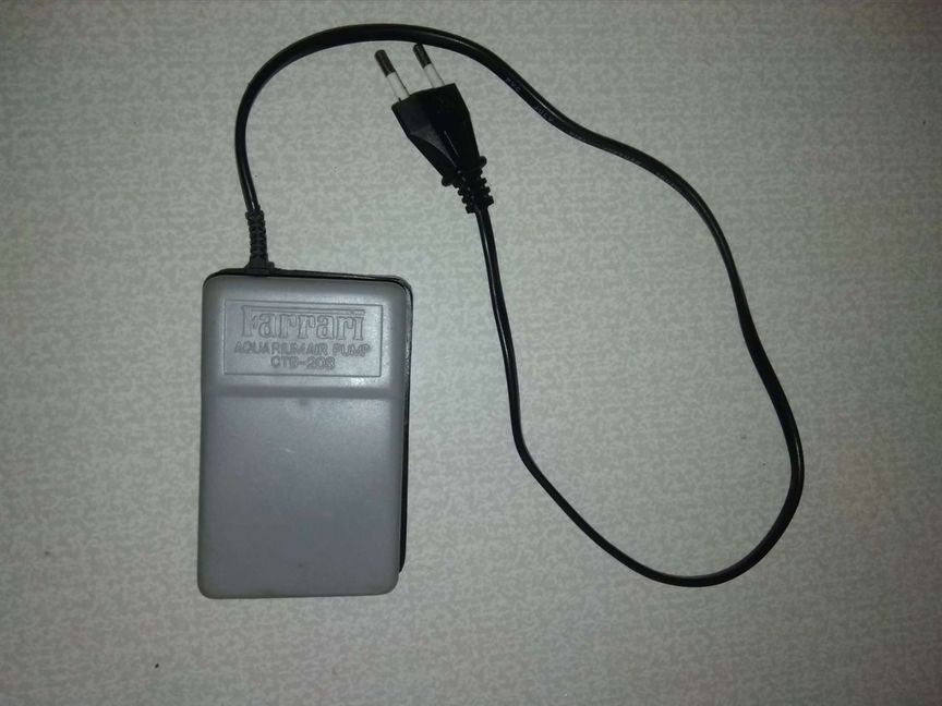 Компрессоры и декорация для аквариума