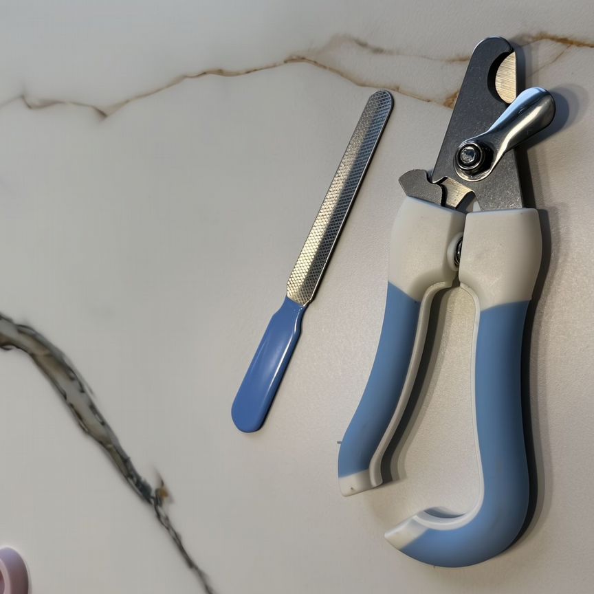 Набор для стрижки когтей. Когтерез и пилочка