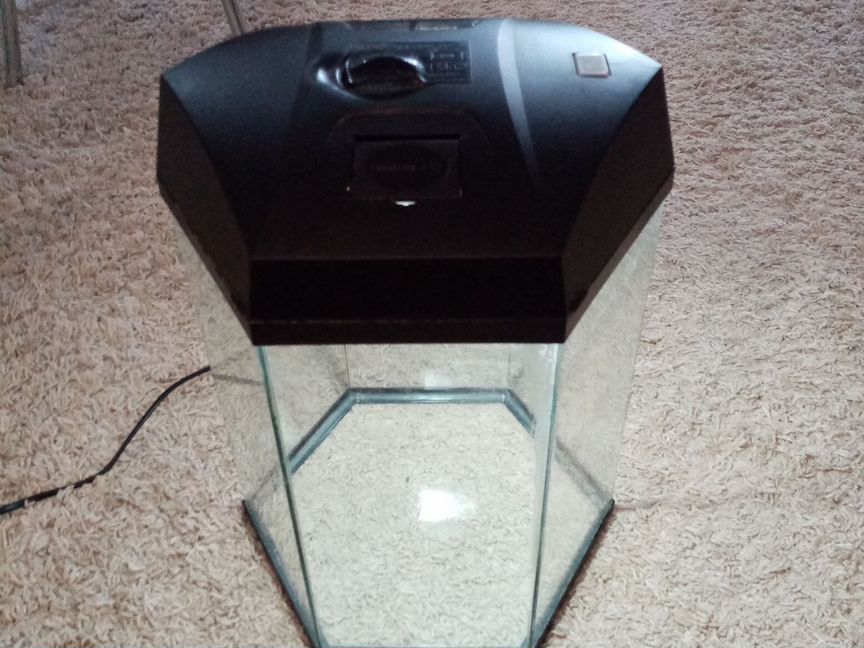 Аквариум шестигранный