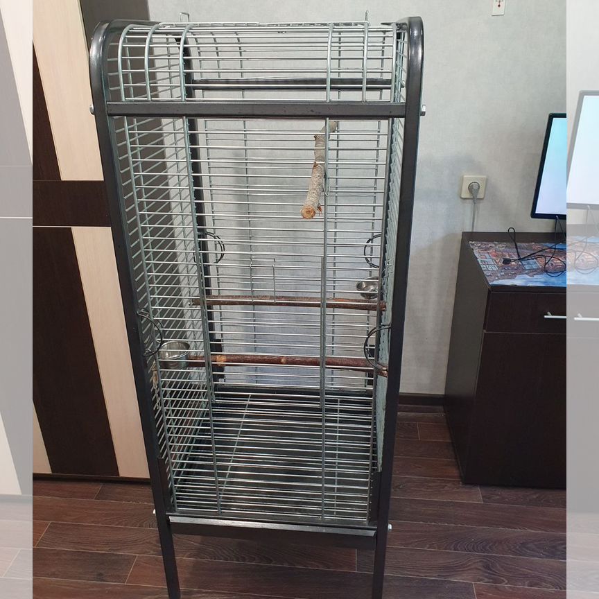 Клетка для крупного попугая