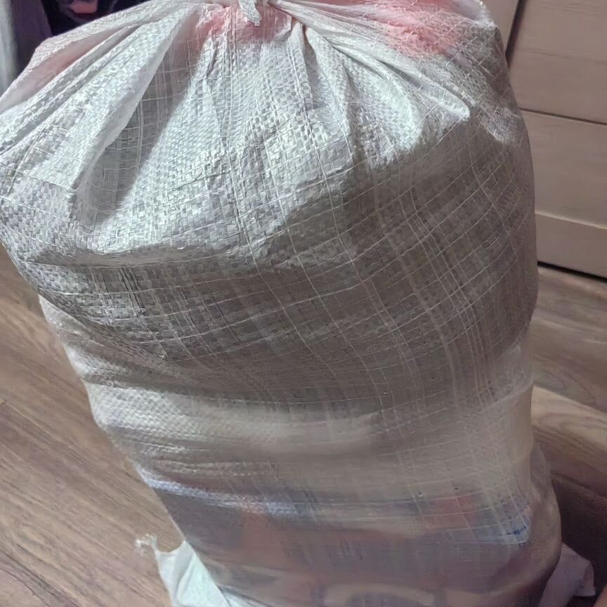 Горшок и вещи для кота