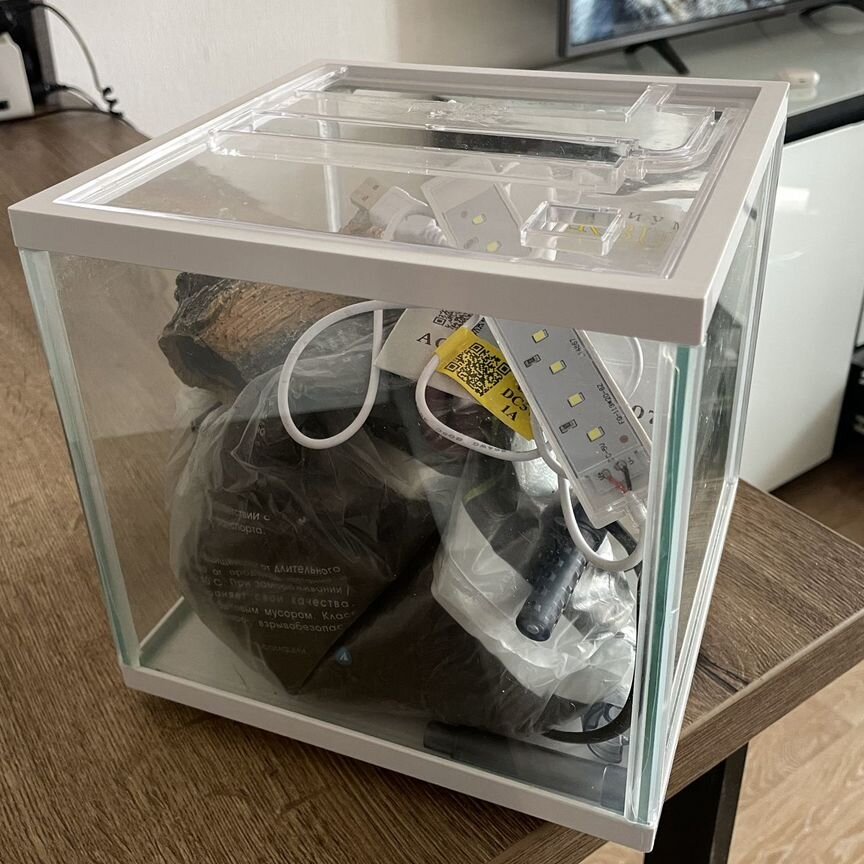 Аквариум б/у с фильтром