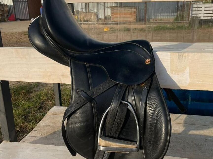 Седло для лошади