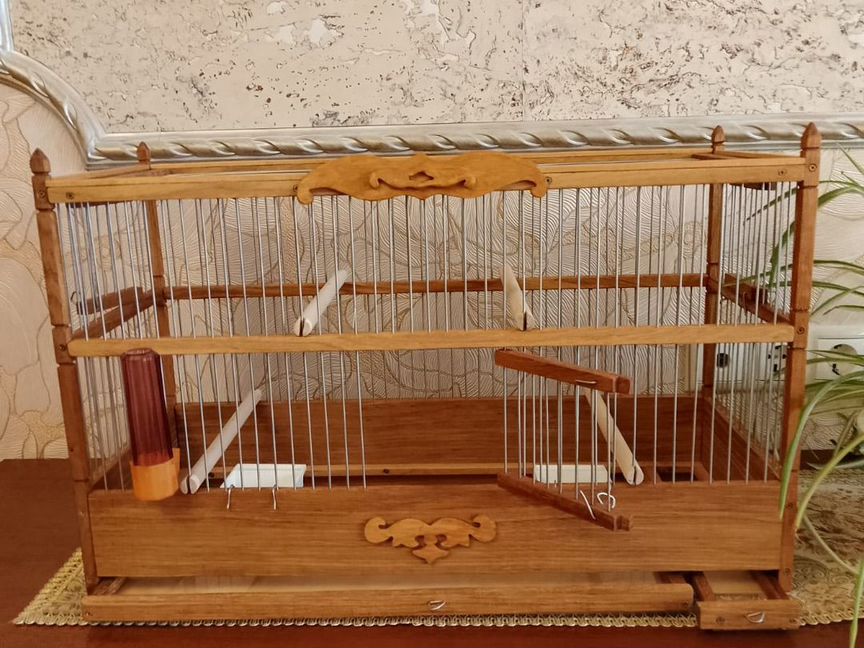 Клетка для птиц из дерева