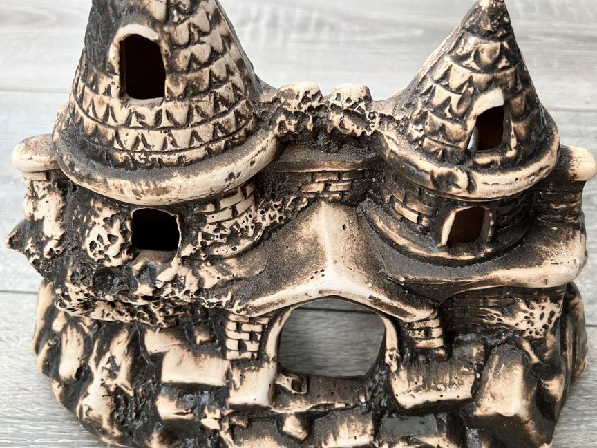 Замок для аквариума почти хогвартс