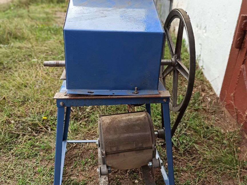 Кормоизмельчитель (зернодробилка)