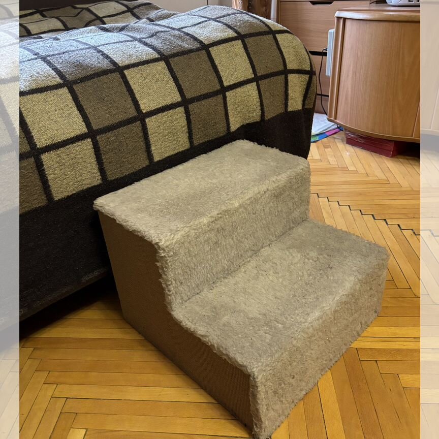 Лесенка, подставка для собак и кошек