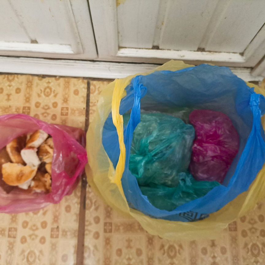 Отдам за презент сухари и кости для животных