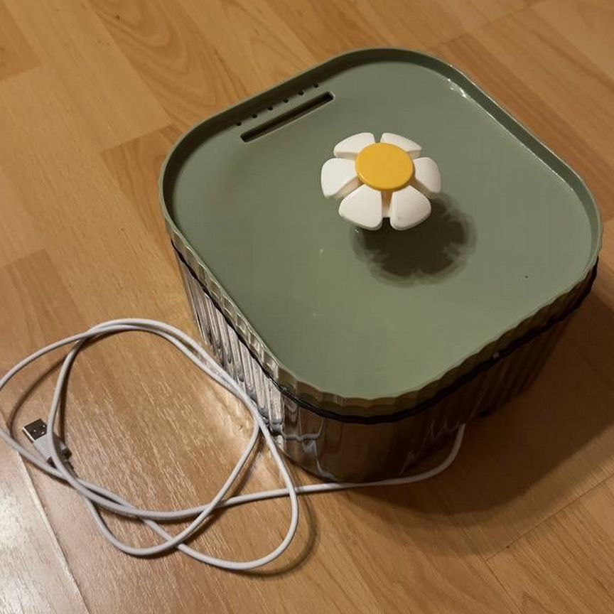Питьевой фонтанчик для кошки