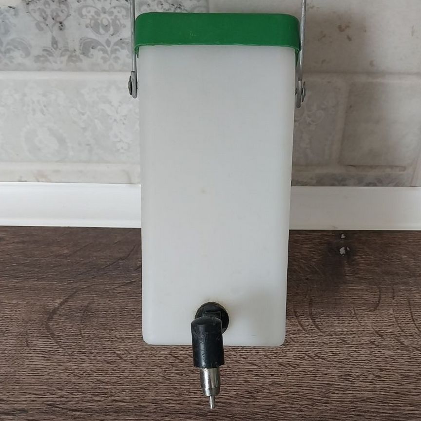 Нипельная поилка