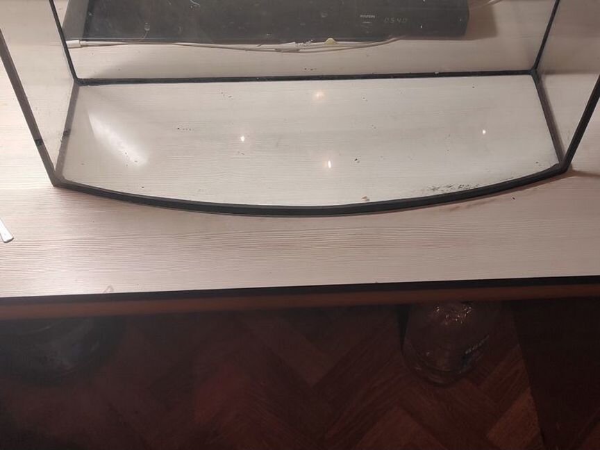 Два аквариума бу с рыбами