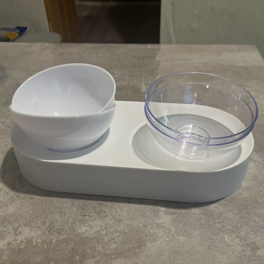 Миска для животных на подставке 4 миски, новые