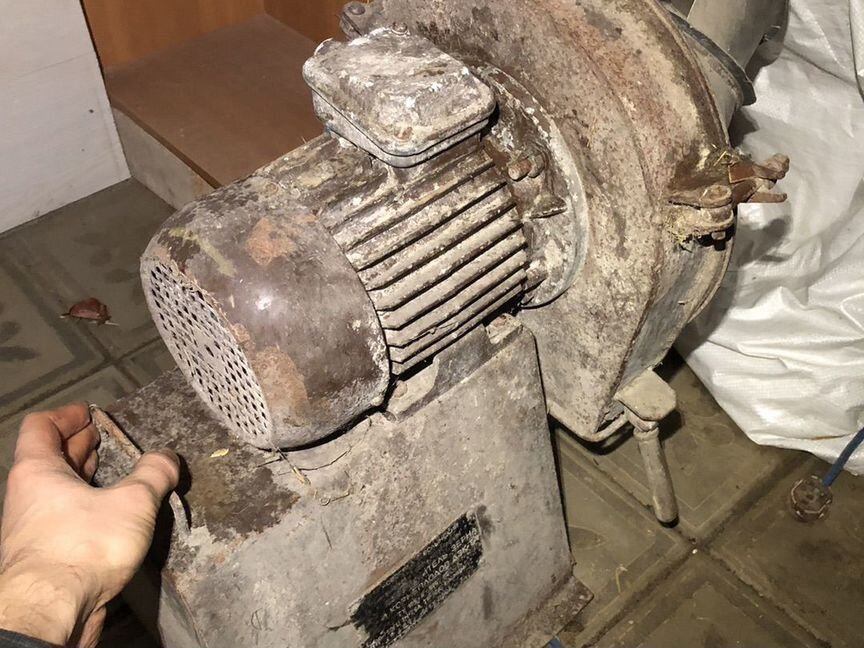 Измельчитель зерна