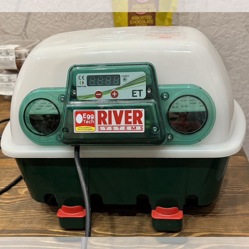 Инкубатор для яиц автоматический river ET12