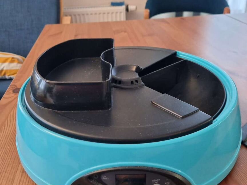 Автокормушка Petwant pf-05ab