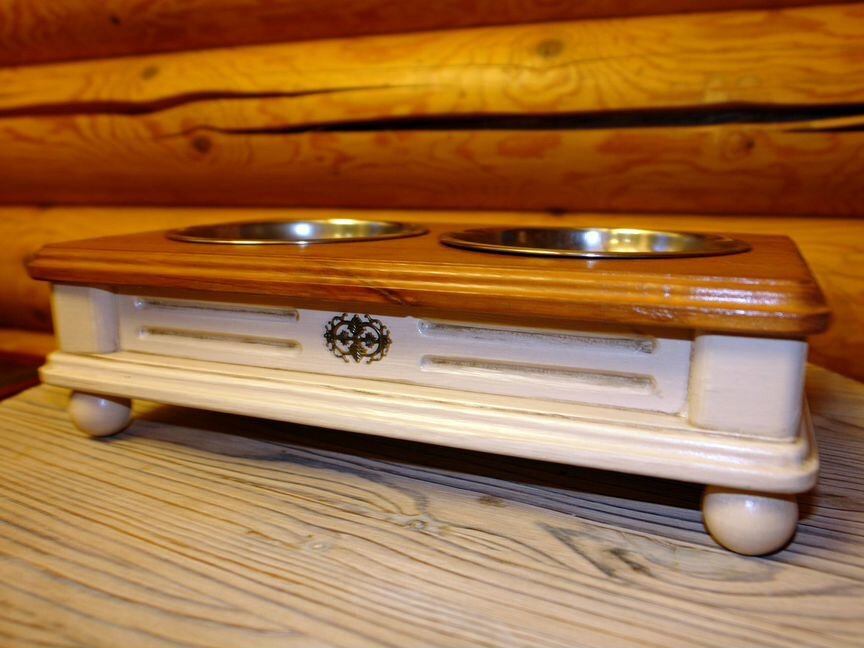 Подставка с мисками для домашних питомцев кремовая