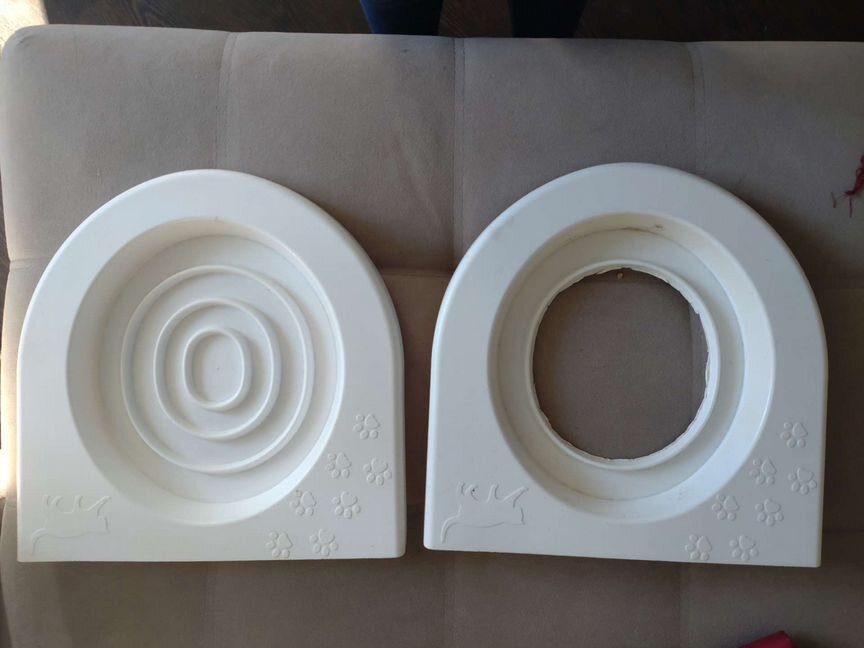 Приучение кошки к лотку. Два лотка с вырезом и без