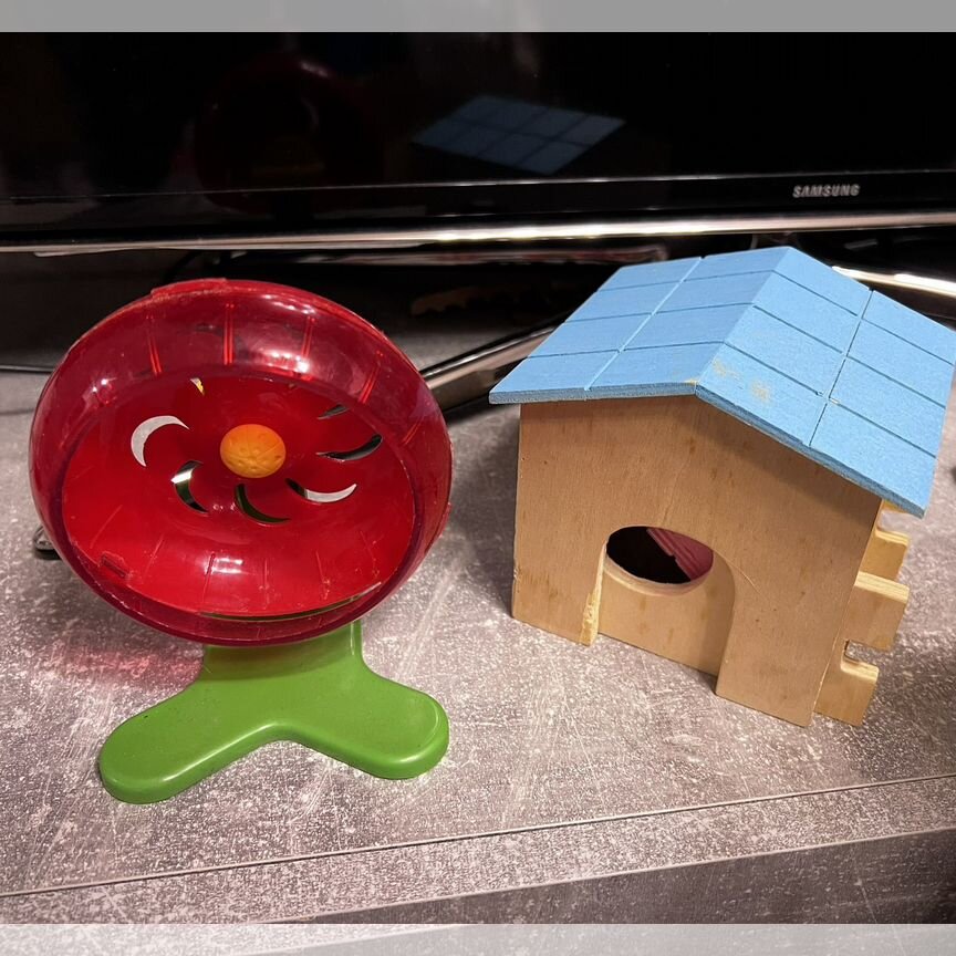 Домик и колесо для грызунов