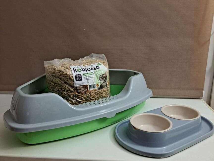 Лоток для кошек большой и миска для еды