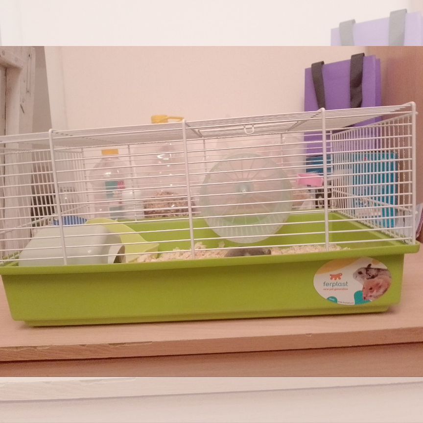 Продам удобную клетку для хомячка