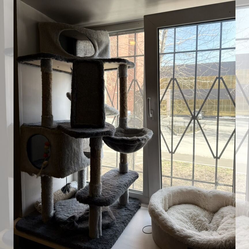 Продам домик для кошки б/у. В хорошем состоянии