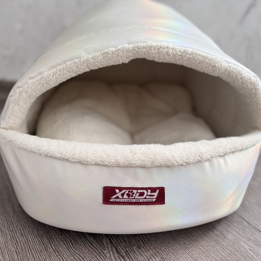 Домик для кошек и собак мелких пород