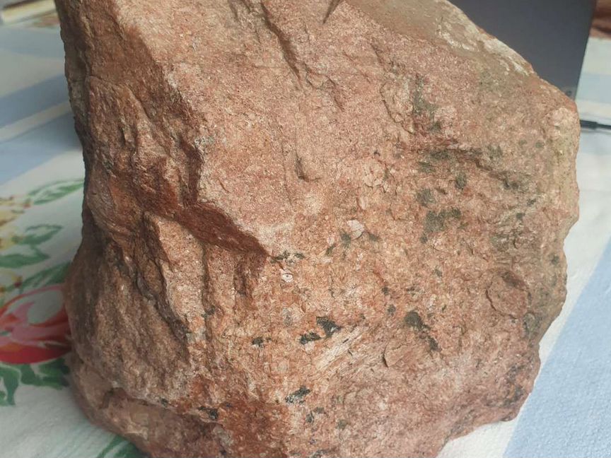 Гранитные камни для аквариума декоративные