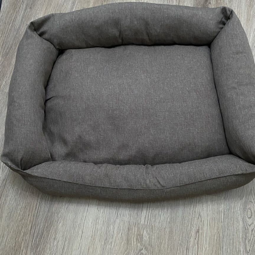 Лежанка для собак б/у