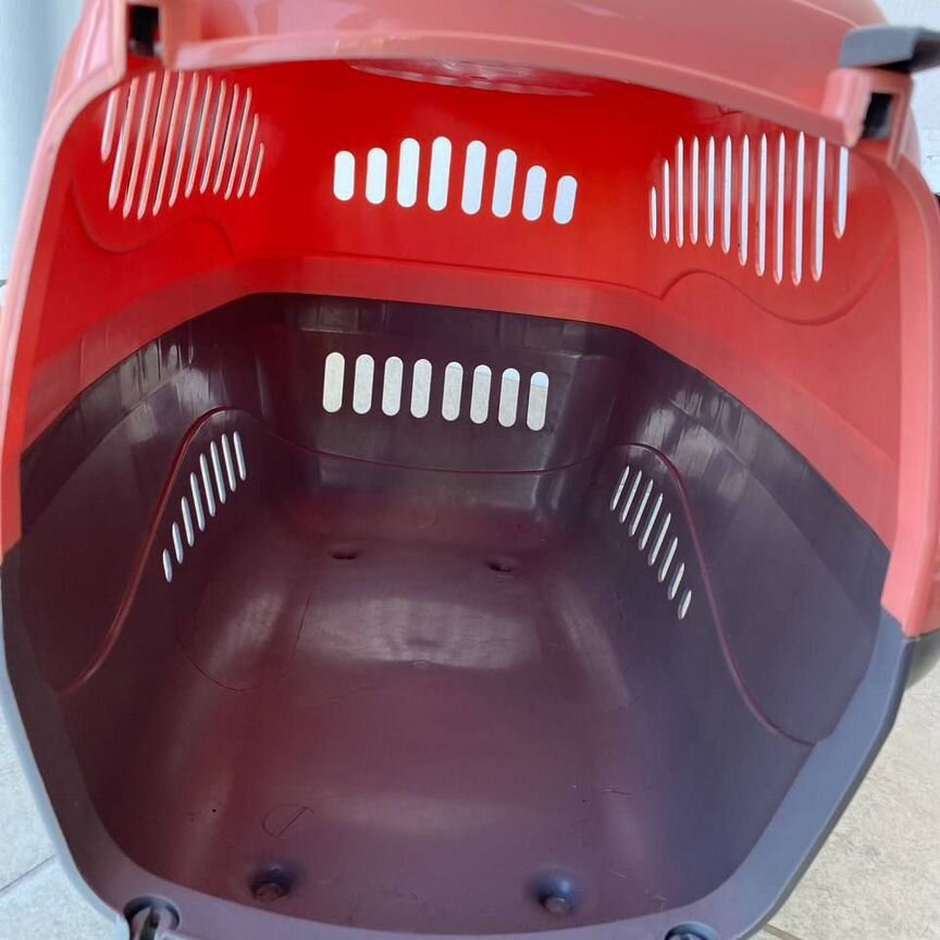 Переноска для кошек и маленьких собак