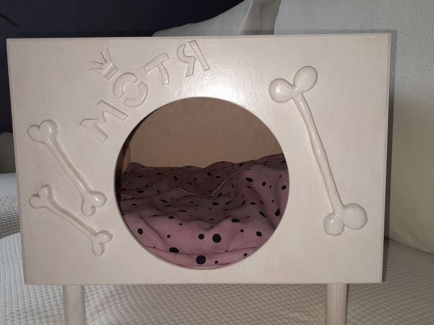 Домики, будки, укрытия для собак и котов