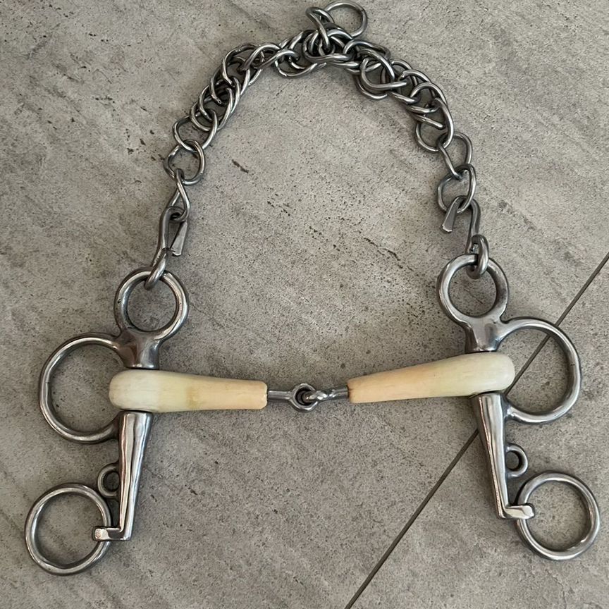 Пелям для лошади