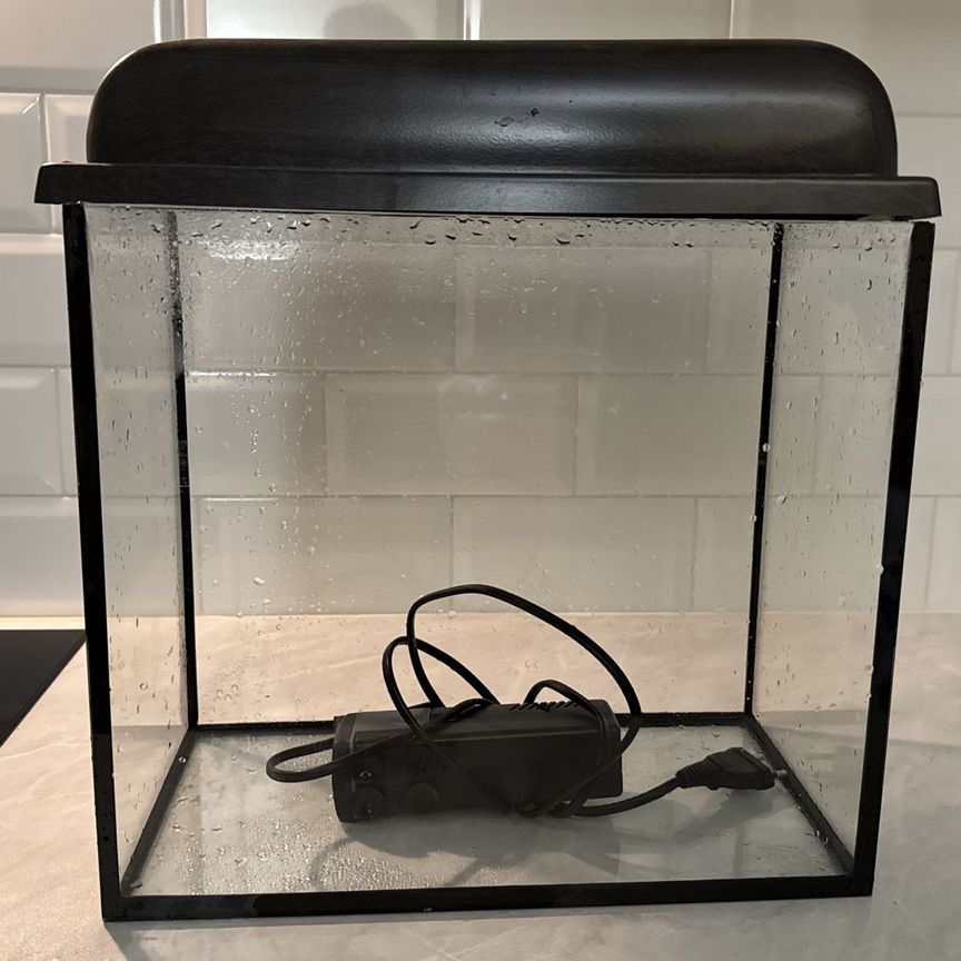 Аквариум с подсветкой