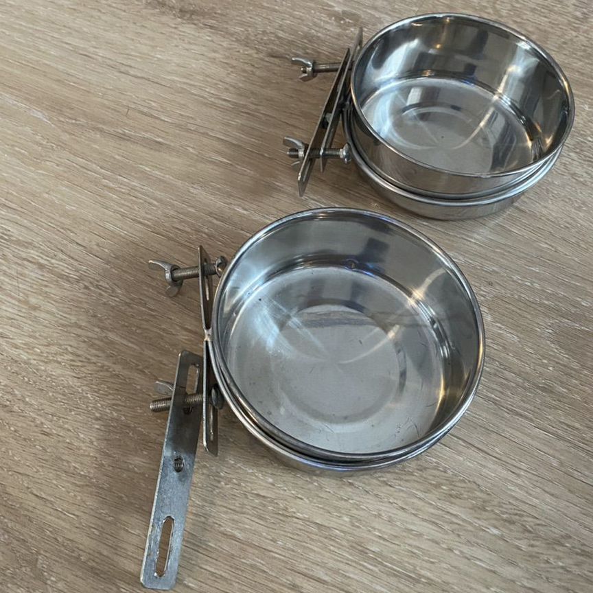 Чашки в клетку для собаки