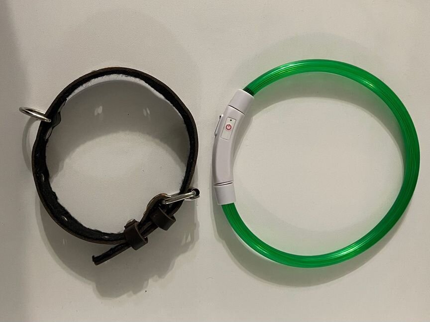 Ошейники для собаки (кожаный и светящийся)