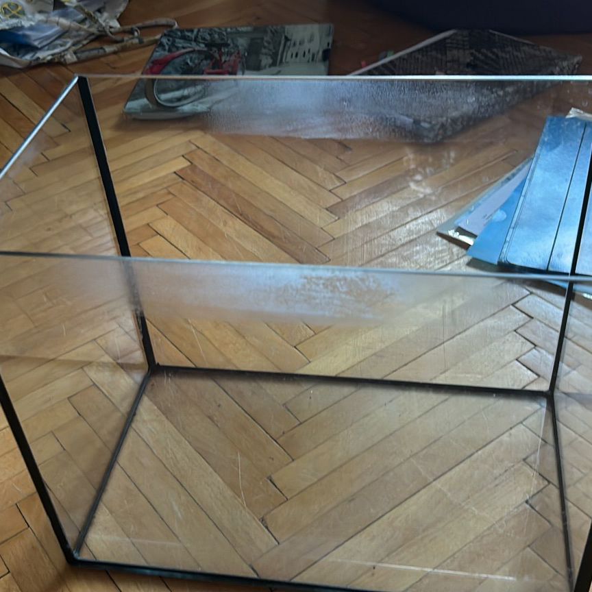 Продам или отдам аквариум на 20л