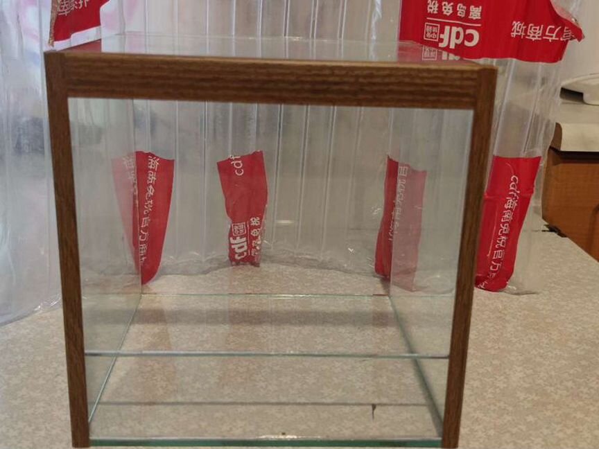 Террариум с вентиляцией 20x20x20