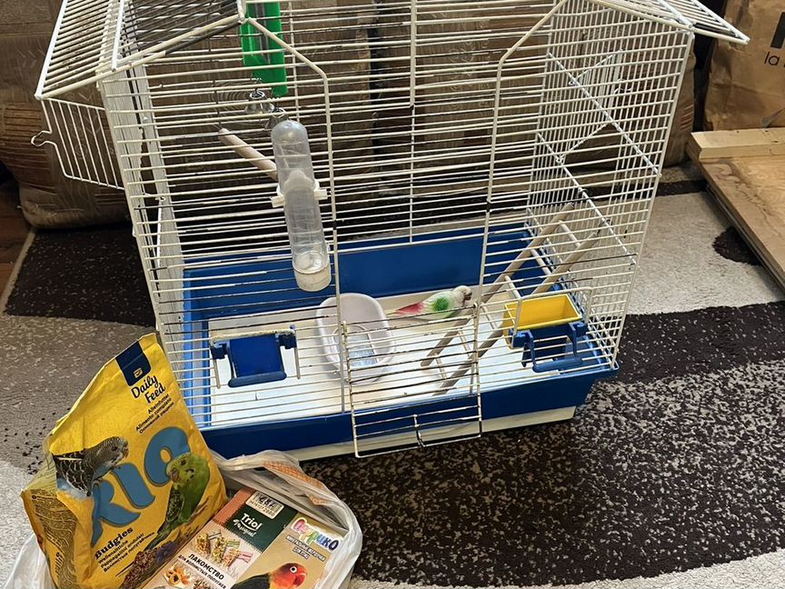 Клетка для попугая +корм +лакомство +камень