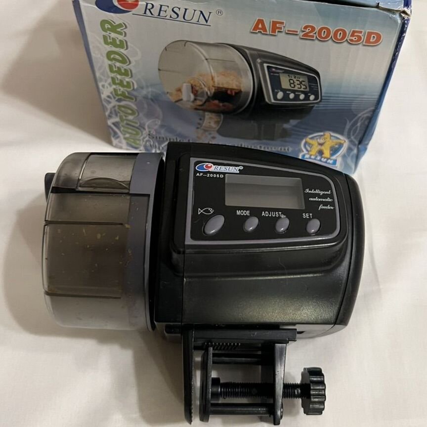 Автоматическая кормушка для рыб