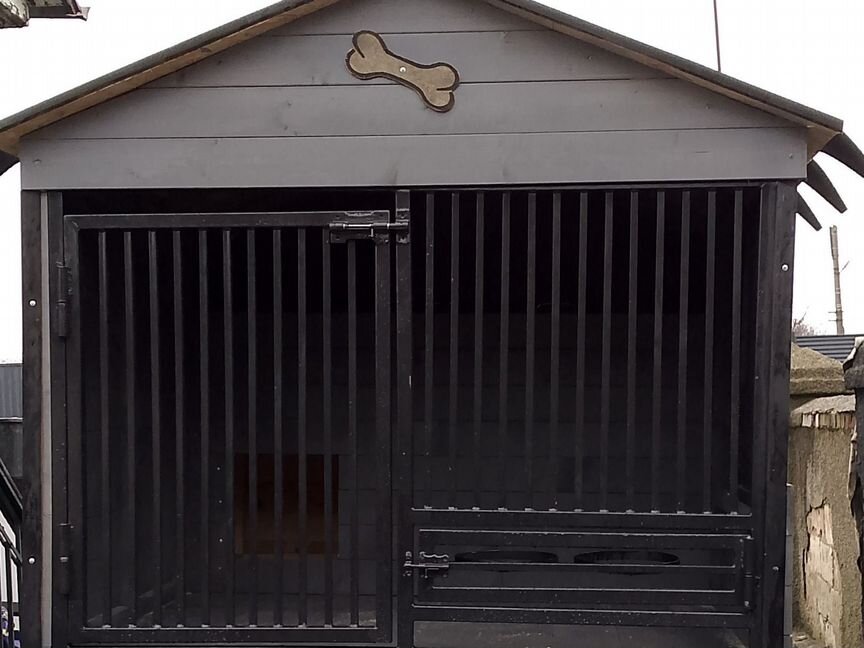 Вольер с утепленной будкой