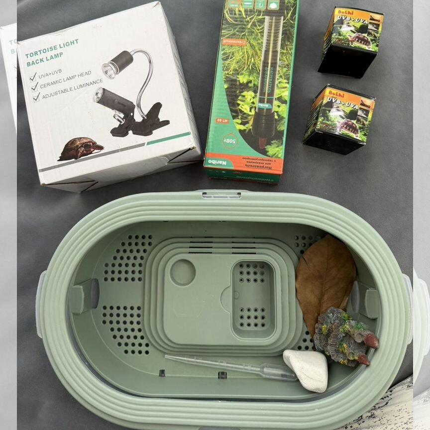 Лампа, термометр, мини-аквариум