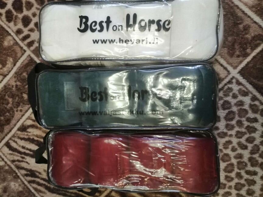 Бинты и колокольчики для лошади