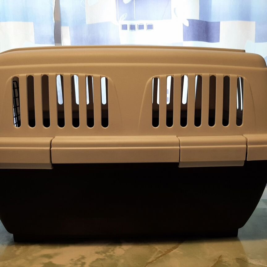 Переноска для животных пластиковая