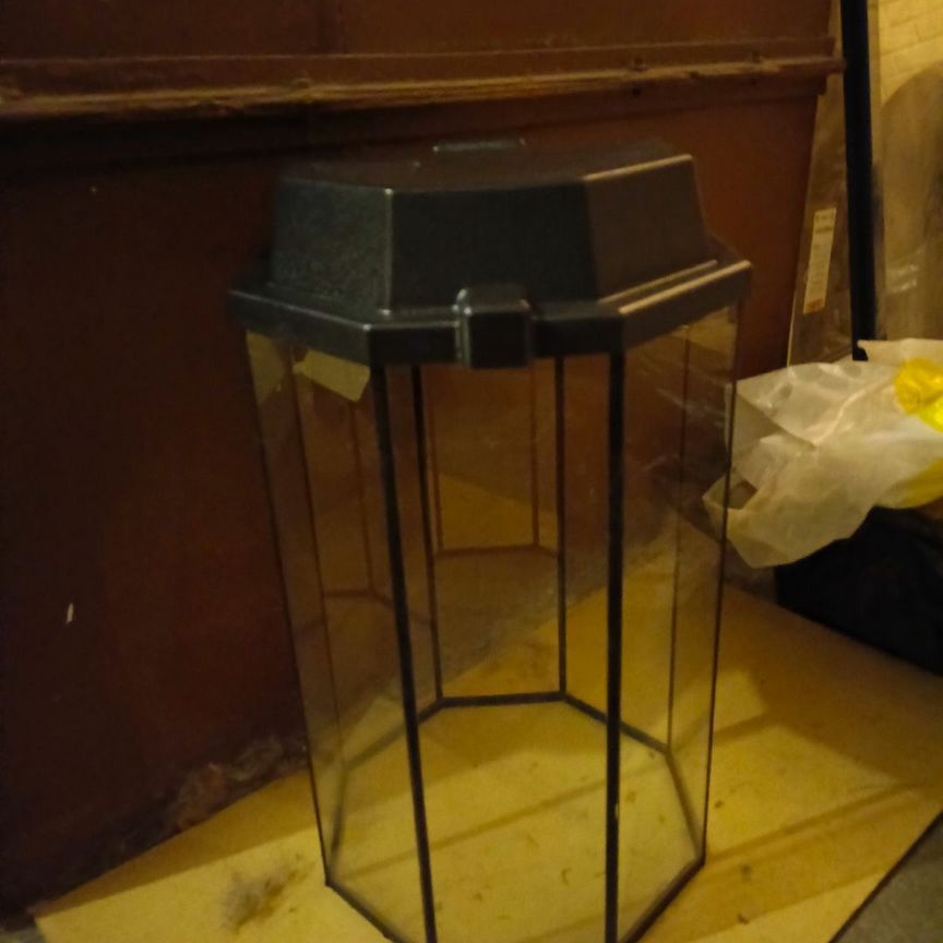 Аквариум колонна 8 угольный новый