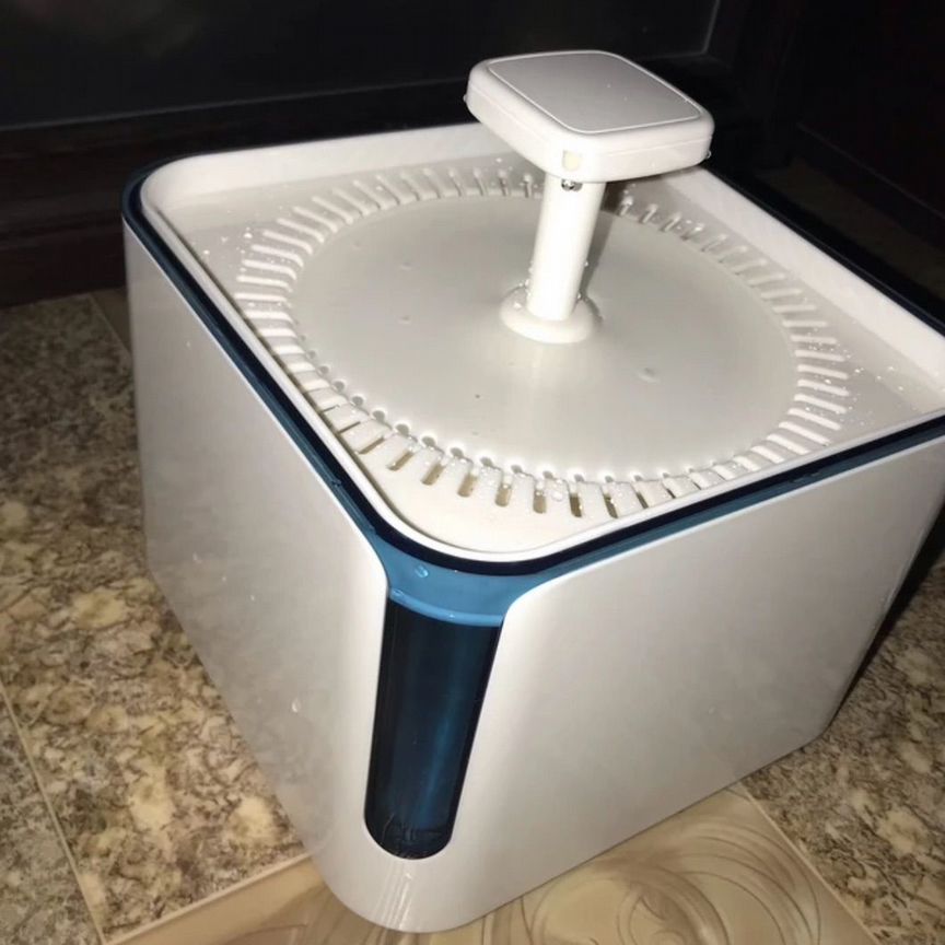 Фонтан поилка для кошек