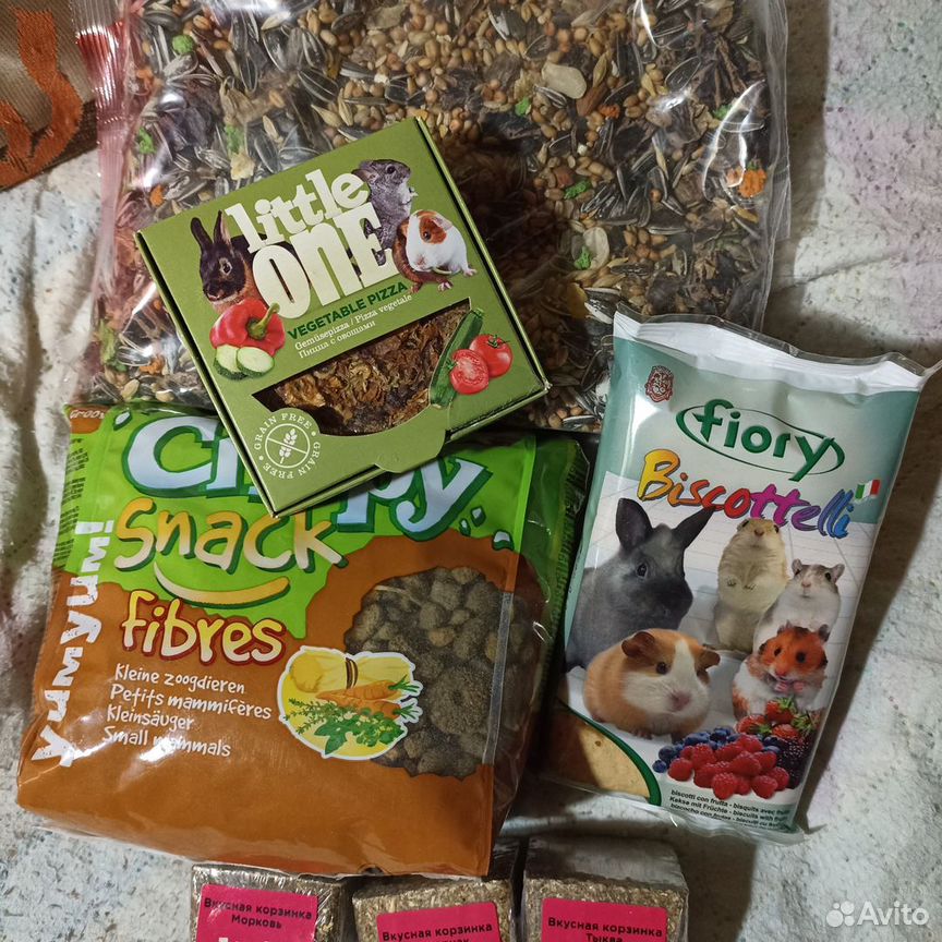 Корм и лакомства для грызунов/хомяков