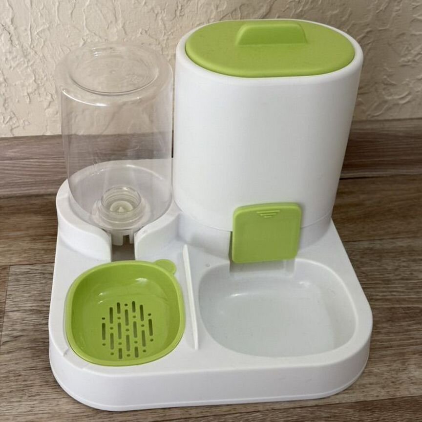 Кормушка для кошек автоматическая