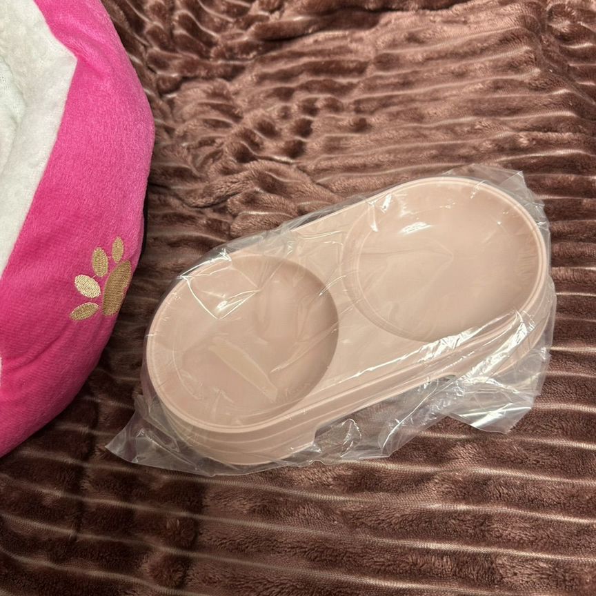 Миска для собак и кошек